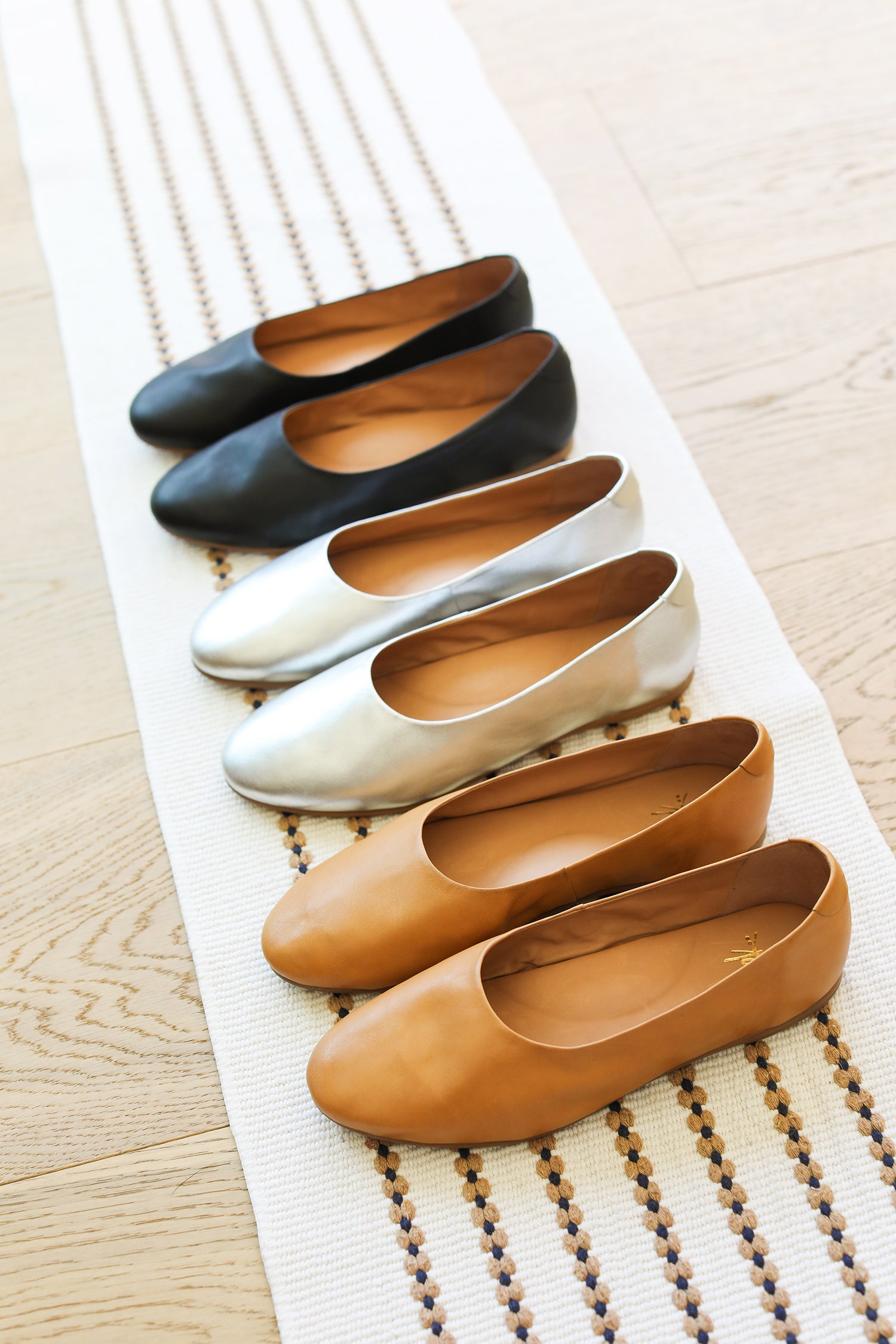 SWIFTLET Black Leather Ballet Slipper | beek